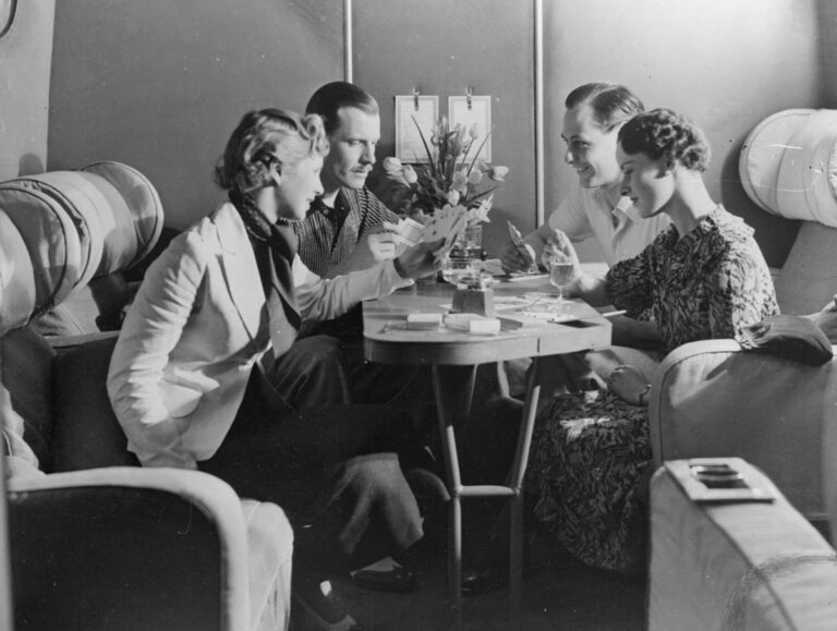 These vintage photos show what air travel looked like between 1930s to ...
