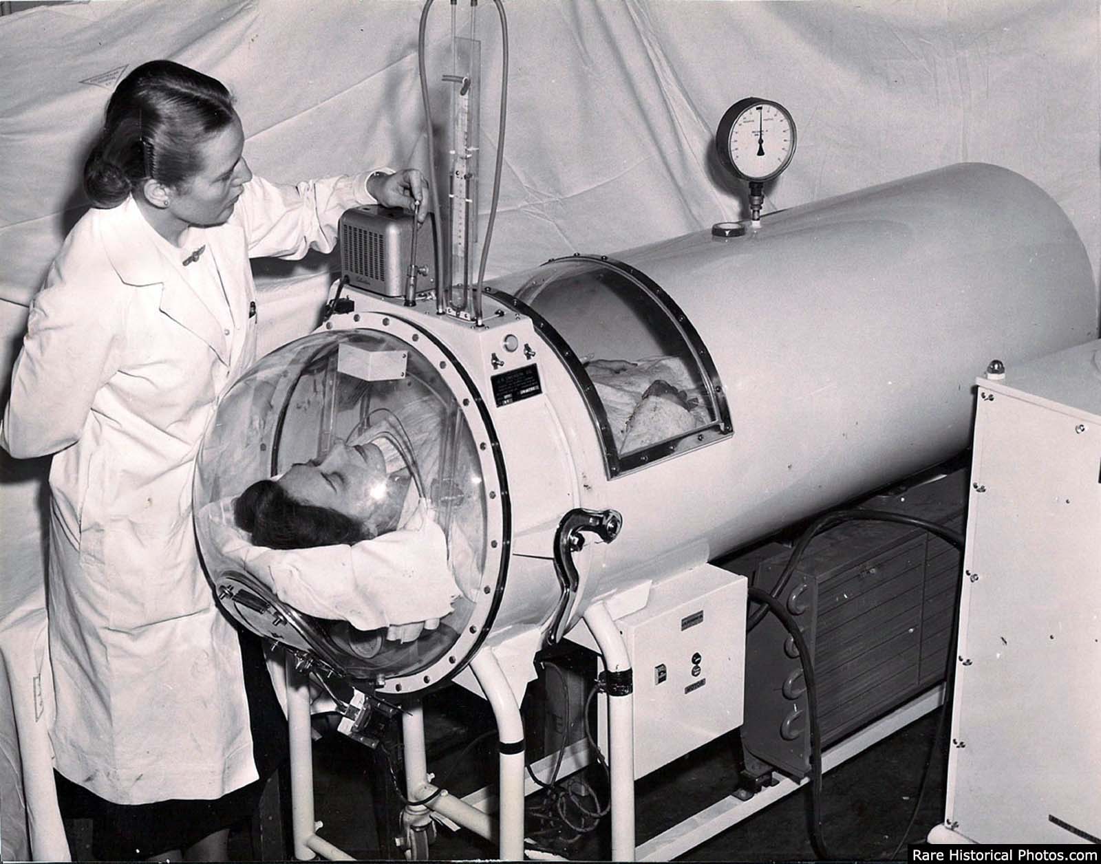 Children in an Iron Lung Before the Advent of the Polio Vaccination ...
