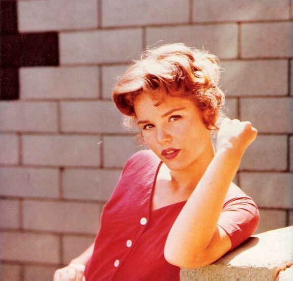 Tuesday Weld: Elegance and Charm in Stunning Photos from the 1960s ...