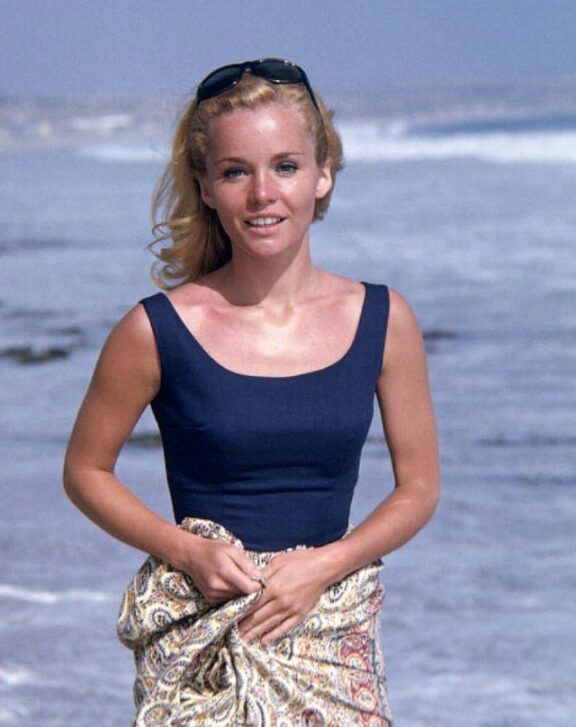 Tuesday Weld: Elegance and Charm in Stunning Photos from the 1960s ...