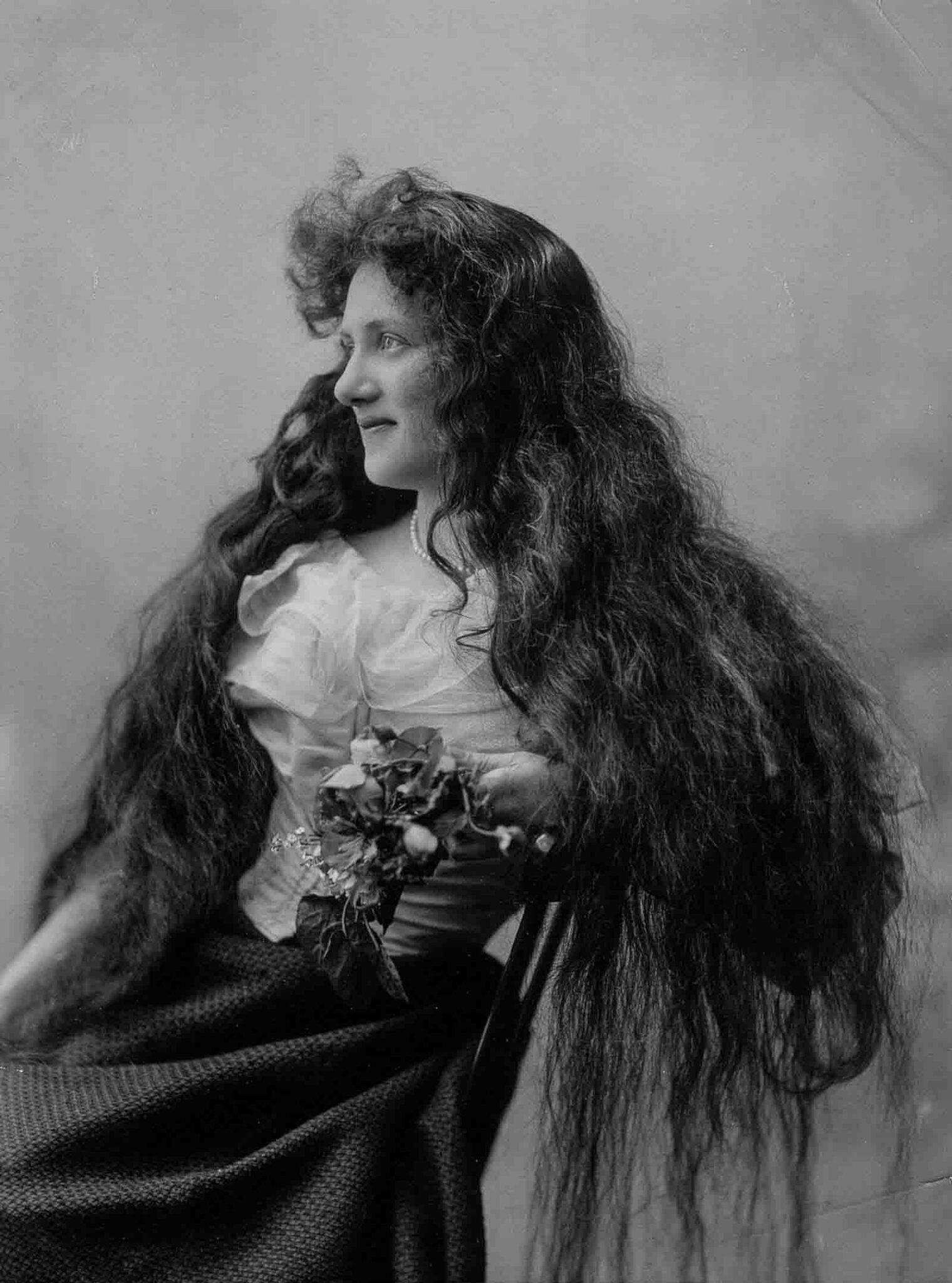 Photos of Victorian women who never cut their hair, 1860-1900 - Lively ...